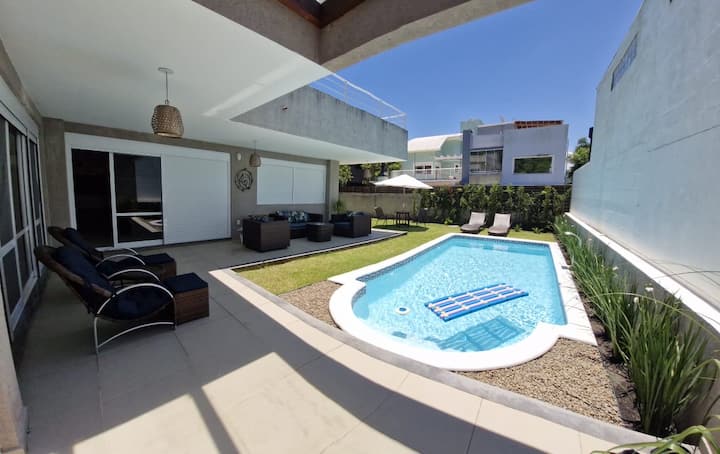 Fantástica Casa Com Piscina E Vista Para O Mar - Garopaba