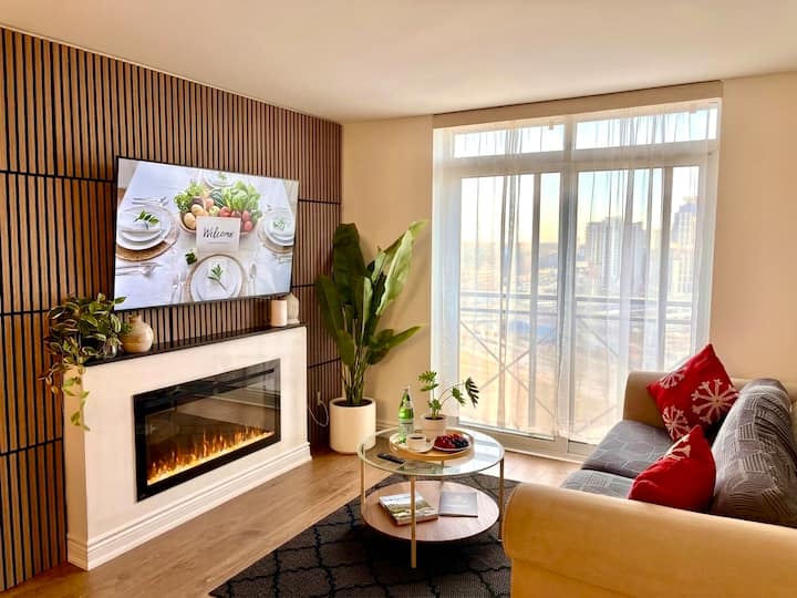 Spacious 3 Bedroom 2 Bath Condo With Free Parking! - Toronto