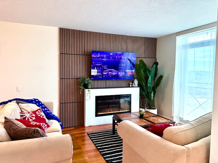 Spacious 3 Bedroom 2 Bath Condo With Free Parking! - Mississauga