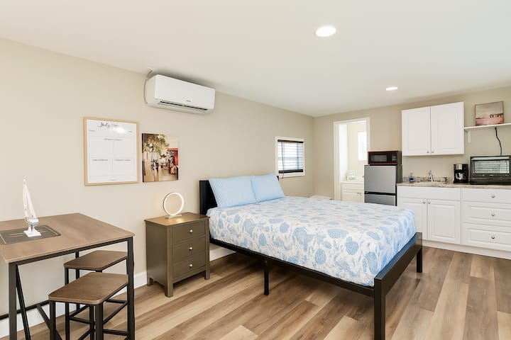 Cozy Remodeled Studio Near The Beach - Clearwater, FL