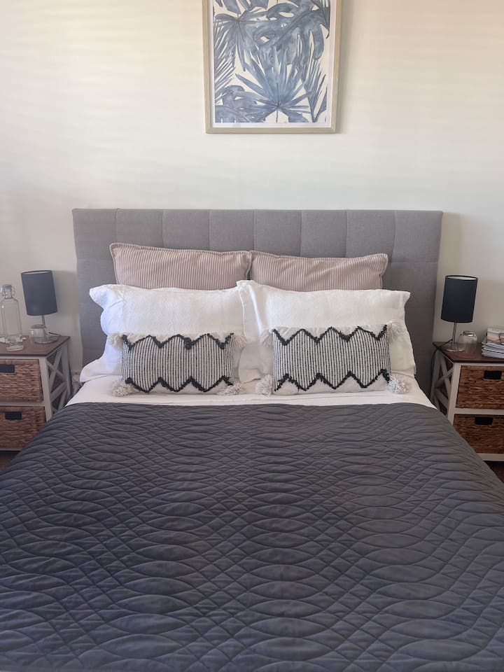 Private & Quite Double Bedroom Only 15 From Ferry - Wellington