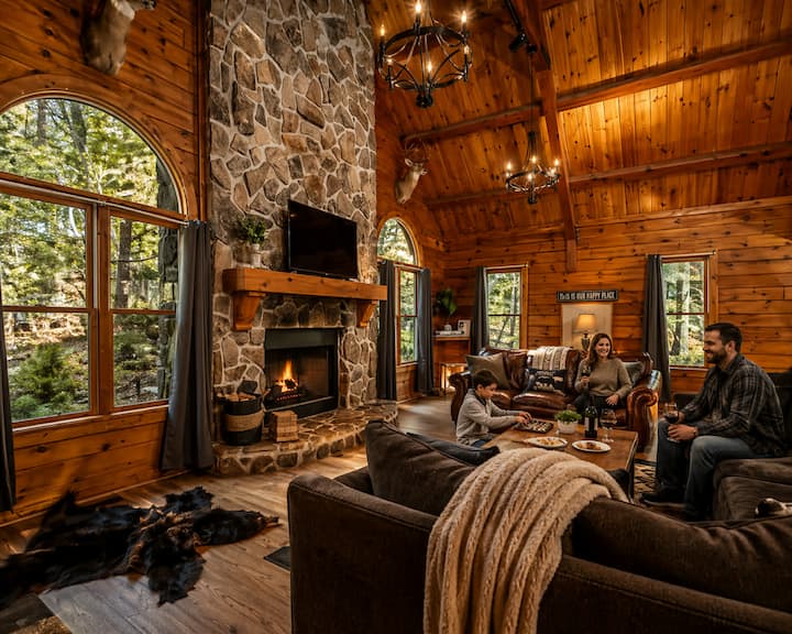 5,000 Sq Ft Log Cabin | 8br | Game Room + Hot Tub - Massanutten, VA