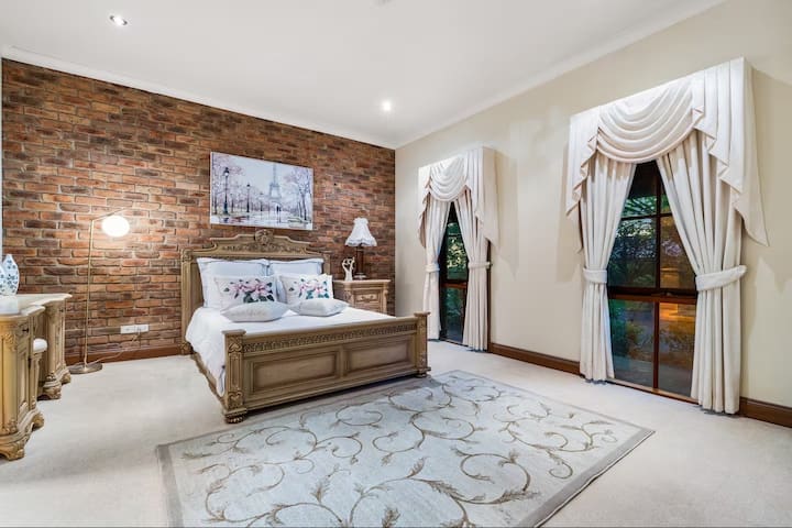 Oasis Escape: Spacious 3-bedroom Retreat - Panton Hill