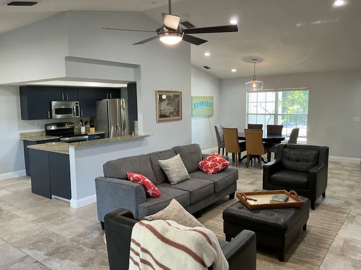 Beautiful Nokomis Beach Home - Venice Beach, FL