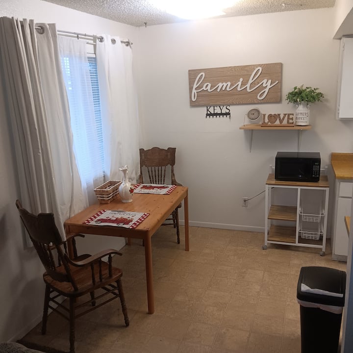 Comfy & Cozy - Red Bluff, CA