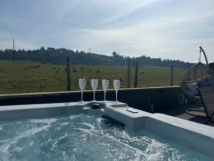 Austin Lodges, Sleeps 4, Pet Friendly With Hot Tub - Dumfries