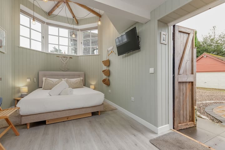 1 Bed Home - Kingbed - Pet - Patio - Parking - East Neuk