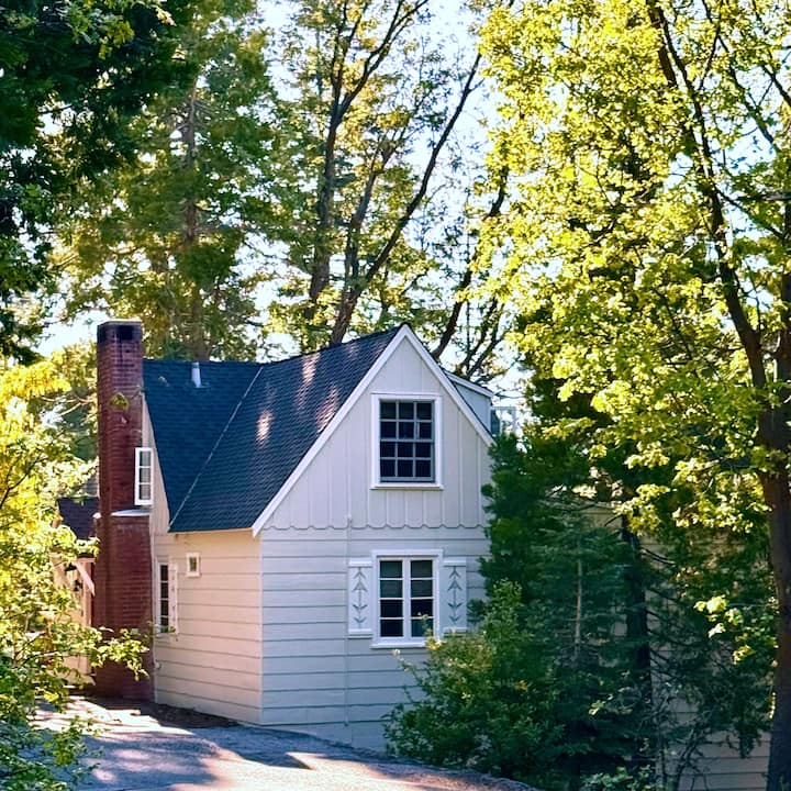 1930s Cabin-walk To Village, Sled Run, Lake Access - Lake Arrowhead, CA