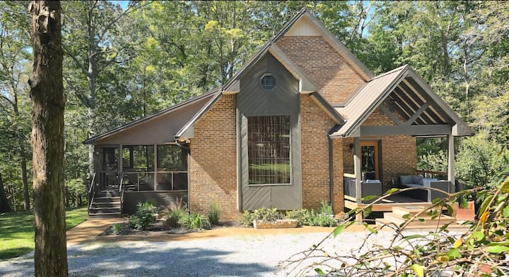 The Canary Of Clarksville - Clarksville, TN