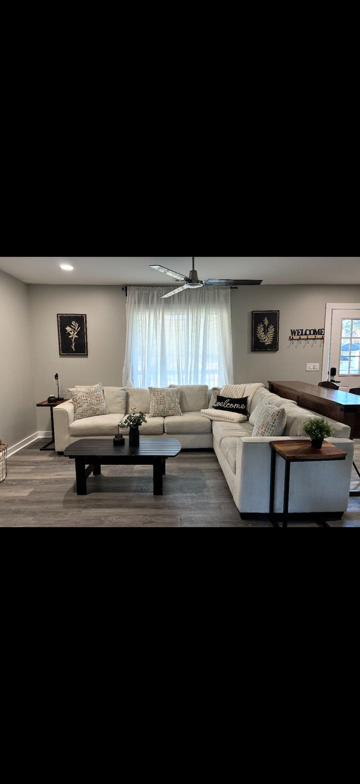 Pet Friendly House Close To Stone Mountain - Snellville, GA