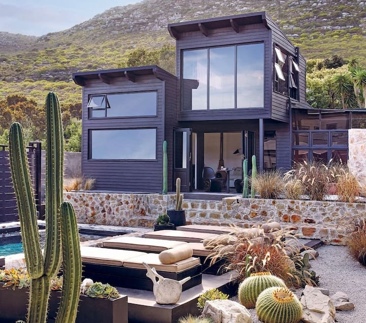 The Blvck Cottage - Bespoke Hideaway - Cape Town