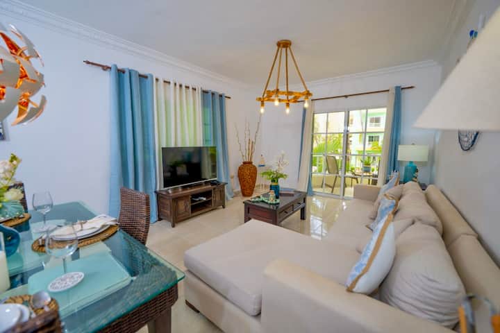 Beautiful, Elegant And Renovated Beach-style Condo - Punta Cana