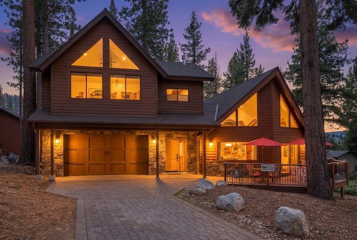 Family Friendly Retreat/spacious/10 Min. To Lake - South Lake Tahoe, CA
