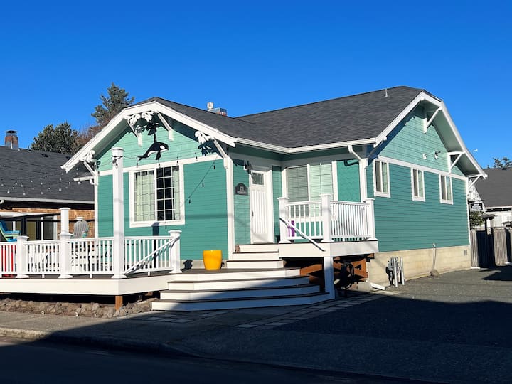 128 7th Ave Orca Beach House - Adorable House - Cannon Beach, OR