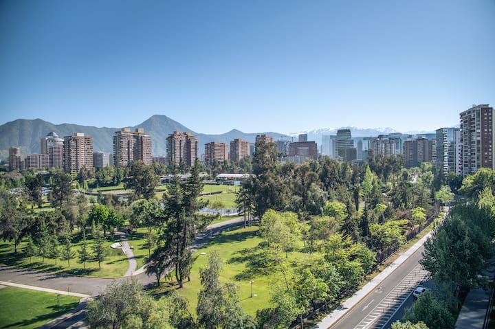 A Pasos De Metro Escuela Militar - Chile