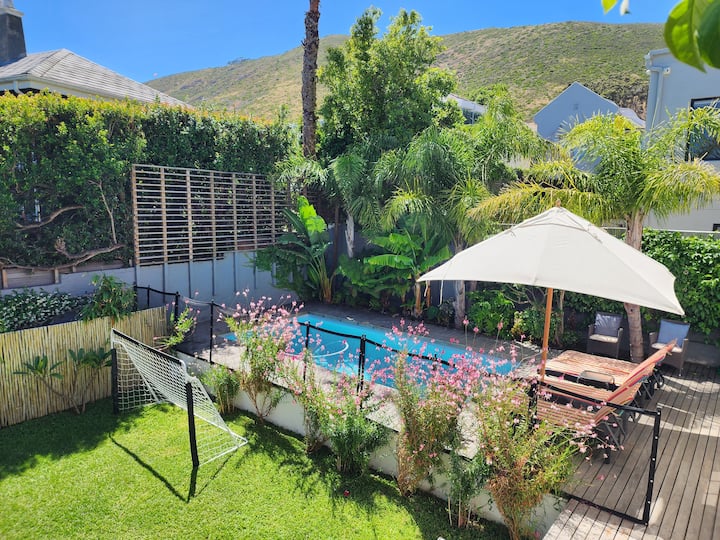 Charming Family House In A Wind Free Fresnaye - Cape Town