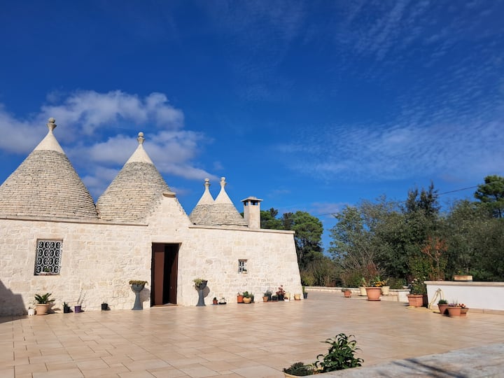 Romantic Trulli In The Puglia Countryside - Cisternino