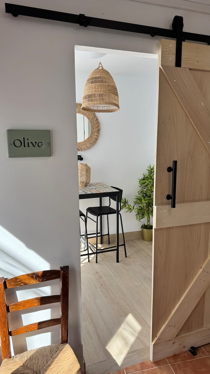 Charmingly Refurbished Flat With Roof Terrace - Torre del Mar