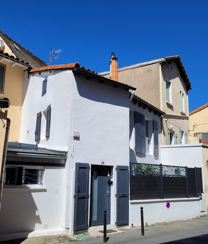 Maison De Ville Quai Sully Chaliès - Millau