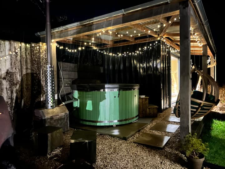 Square32 Cosystay Familyfriendly Hot Tub & Sauna. - Northern Ireland