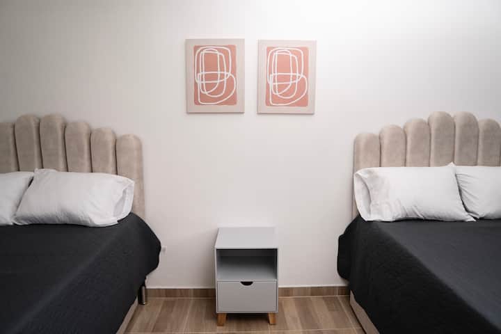 Casa Recién Remodelada A Una Cuadra Del Parque - San Luis, Colombia