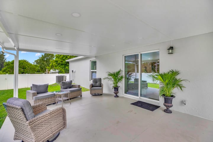 Home In Palm Bay - Palm Bay, FL