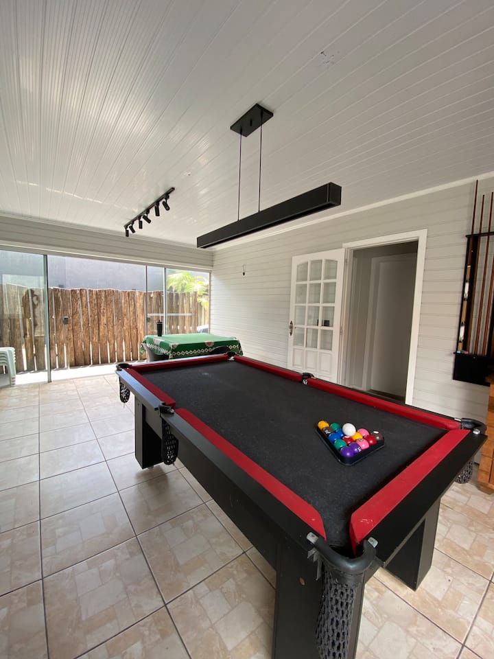 Casa 4 Dormitórios, Acomoda Até 10 Hóspedes - Capão da Canoa