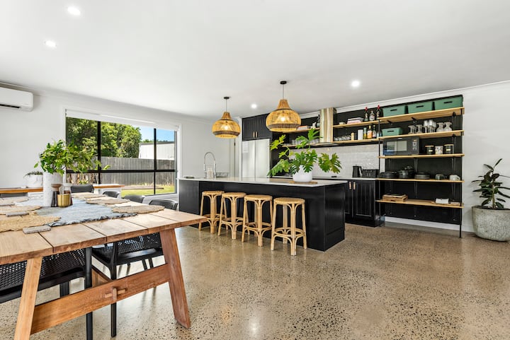 The Ugly Duckling - 2 Night Min Stay Jan Holidays - Ulladulla