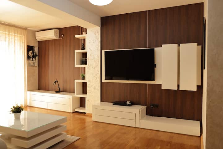 "Skopjelux Apartments: Stylish Family 3-bedroom" - Skopje