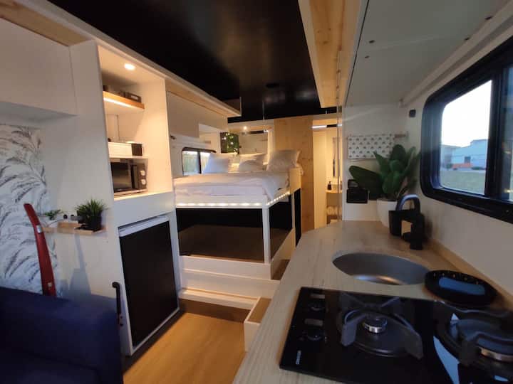 Hippie Toledo, Camión Vivienda - Spain