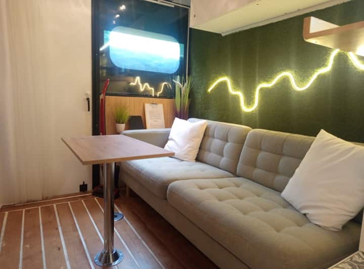 Hippie Toledo, Camión Vivienda - Toledo