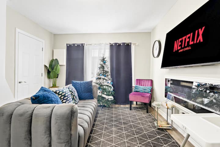 3br Retreat | 5 Min Walk To Fallsview | W/parking! - Niagara Falls