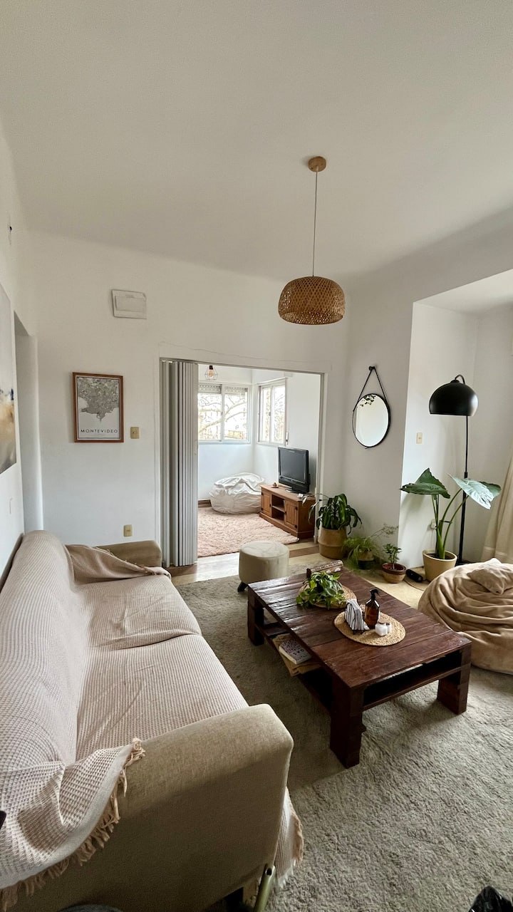 Palermotango Es Ideal, Con Balcón A Mtrs De Rambla - Montevideo