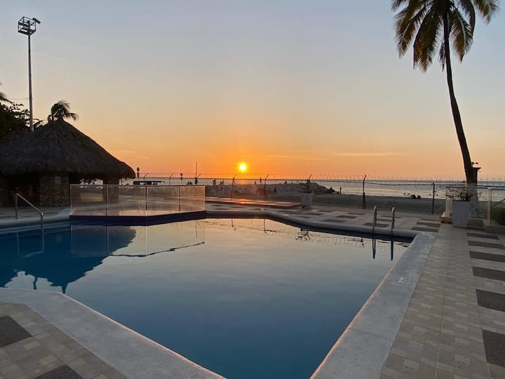 Casa En Playa Salguero Con Salida Directa Al Mar - Santa Marta