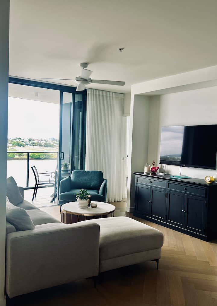 Uninterrupted River And Brisbane Skyline Views - Brisbane