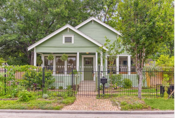 Moringa Pool House - Garden Villa #1 - Houston, TX