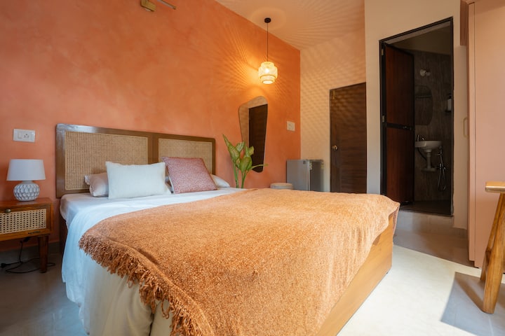 Stylish Boho 1bk | 8 Min Drive To Candolim Beach - Goa