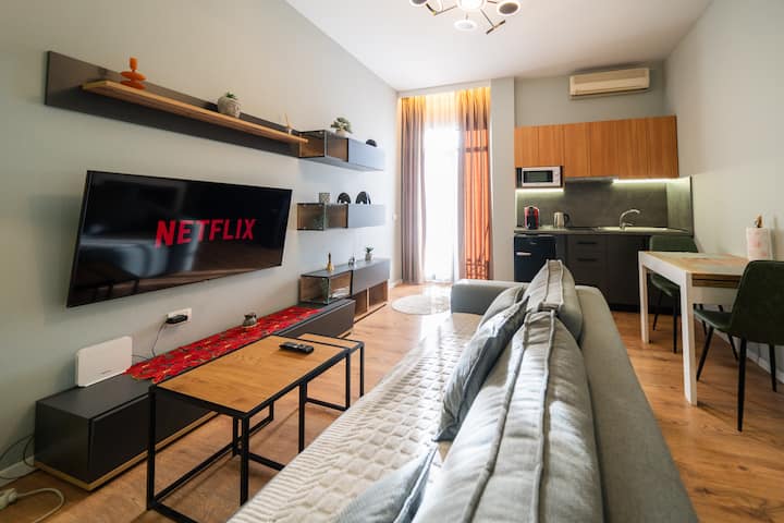 Comfy Modern Luxury - Central (With Balcony) - Tirana