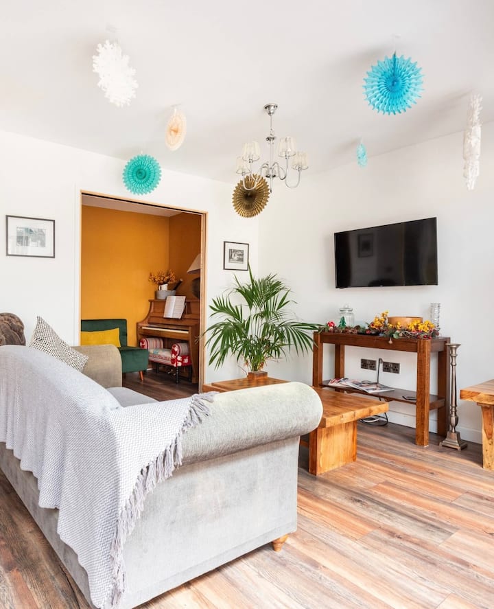 The Gorge Retreat - Cheddar