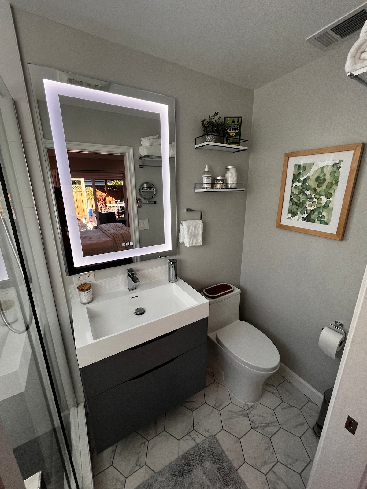 Stylish MBR Suite with Outdoor Living Space - Houses for Rent in ...