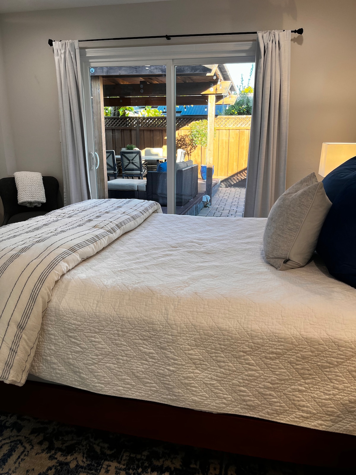 Stylish MBR Suite with Outdoor Living Space - Houses for Rent in ...