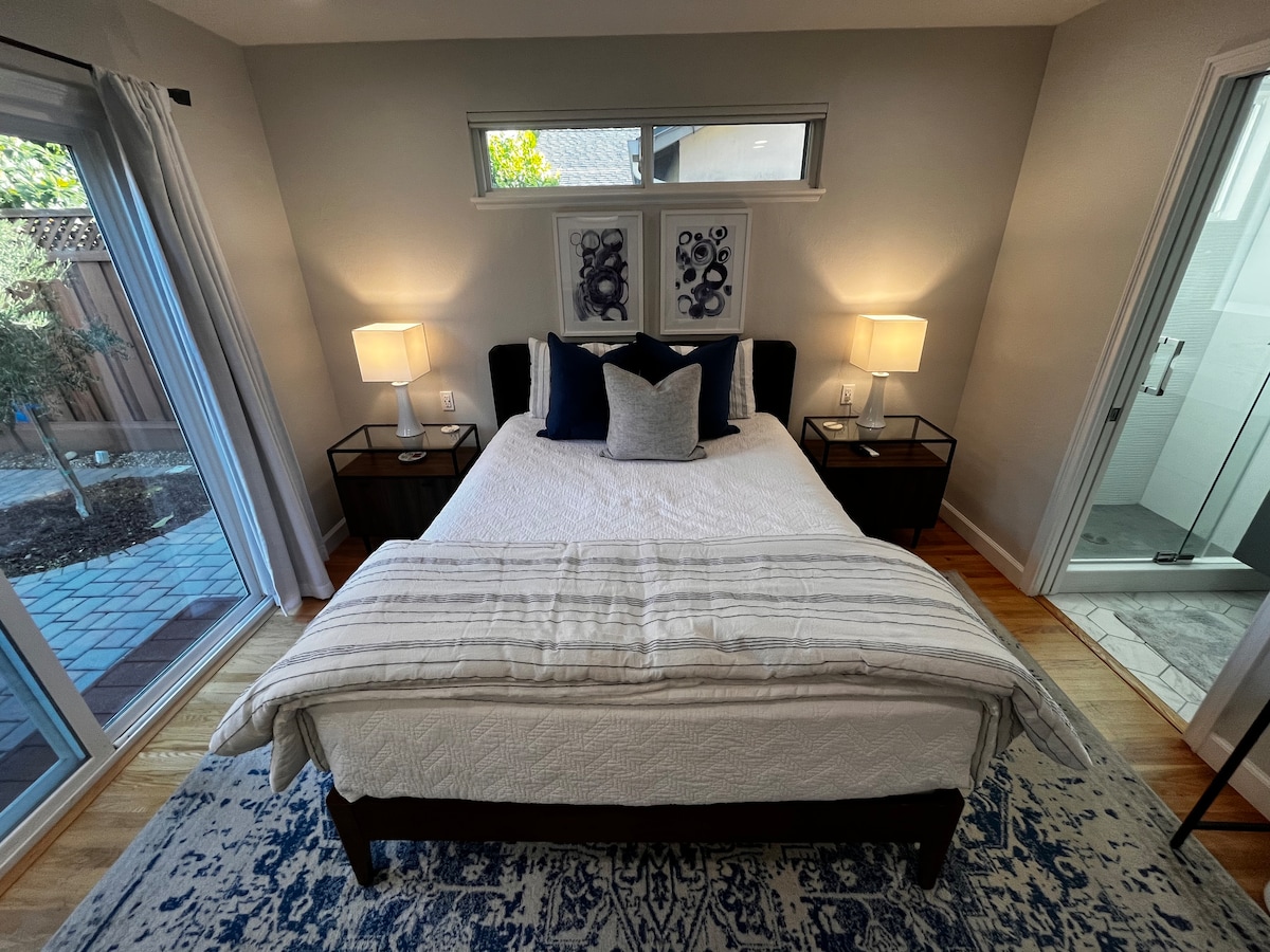 Stylish MBR Suite with Outdoor Living Space - Houses for Rent in ...
