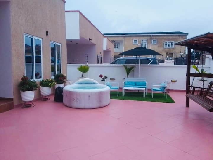 Cosy3bedroom Twiniesvilla+generator - Akra