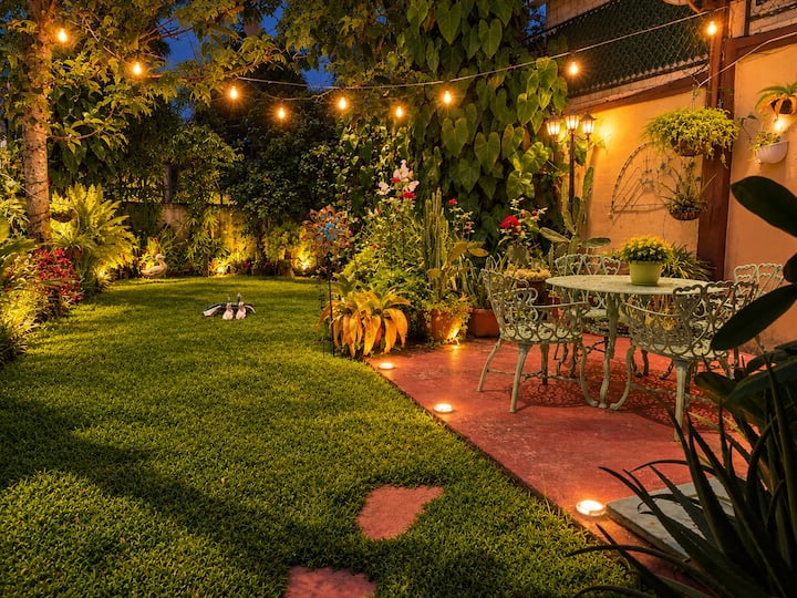 Escape The Apartments: Spacious And Cool House - San Salvador