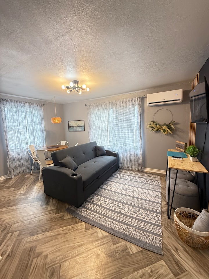 Janie’s Cozy Cottage - Kingsville, TX