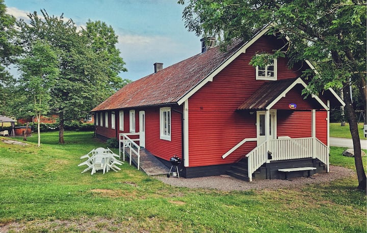 Nice Home In Orrefors With Jacuzzi - Nybro