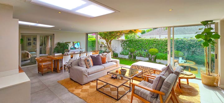 Blue Gate @ Queen Vic, Claremont - Le Cap