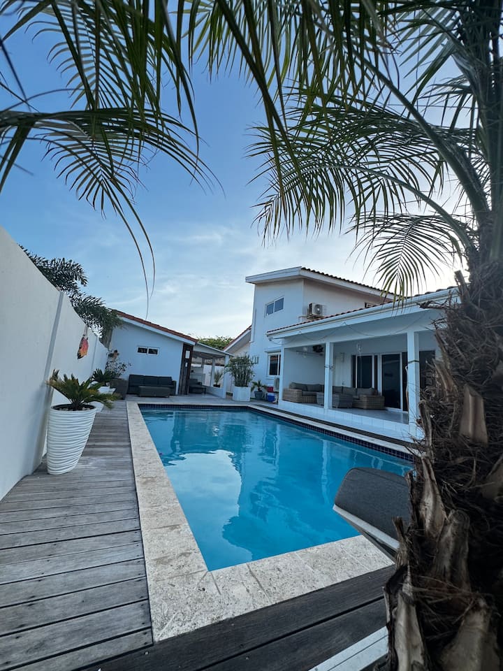 “Palmbeach Tropical Escape” - Aruba