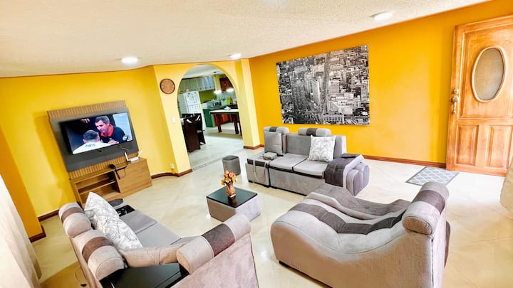 Apartamento Espacioso Con Excelente Ubicación - Ambato