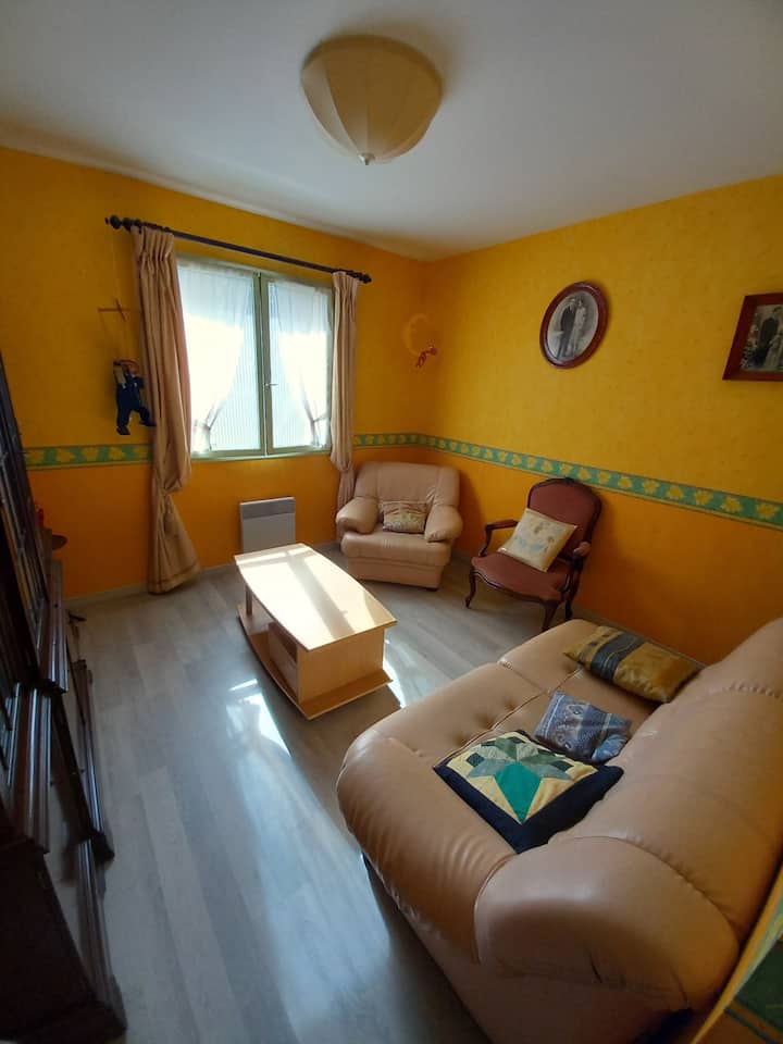 Chambre Et Salon Dans Une Maison - Auterive
